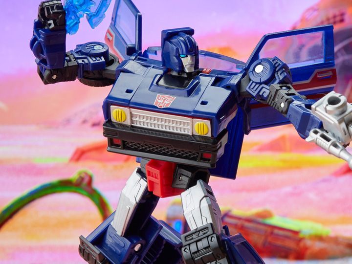 Transformers Toys Generations Legacy Deluxe - Autobot Skids Action Figure